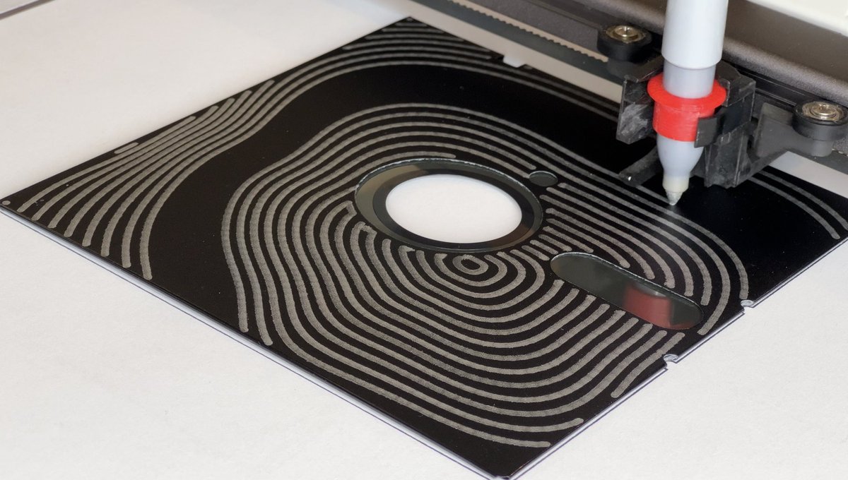 » Self Referential Pen Plotter Floppy Disks